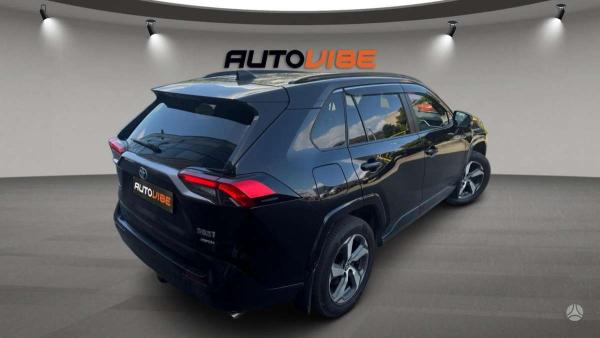 Melns Toyota RAV4 2021 Viļņa, ar dzinēja tilpumu 2.49 L un nobraukumu 196 tūkst. km par 27989 €, foto 7 vietnē AUTOMOTO.COM.LV