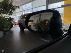 Black Toyota RAV4 2021 in Vilnius, with an engine capacity of 2.49 L and mileage of 196 thousand km for 27989 €, photo 15 on AUTOMOTO.COM.LV