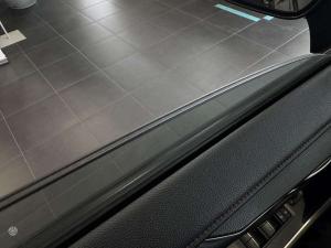 Black Toyota RAV4 2021 in Vilnius, with an engine capacity of 2.49 L and mileage of 196 thousand km for 27989 €, photo 18 on AUTOMOTO.COM.LV