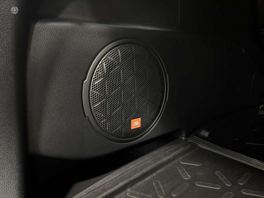 Black Toyota RAV4 2021 in Vilnius, with an engine capacity of 2.49 L and mileage of 196 thousand km for 27989 €, photo 29 on AUTOMOTO.COM.LV