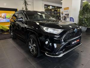 Black Toyota RAV4 2021 in Vilnius, with an engine capacity of 2.49 L and mileage of 196 thousand km for 27989 €, photo 33 on AUTOMOTO.COM.LV