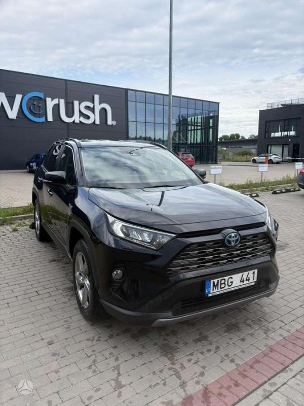 Melns Toyota RAV4 2021 Kauņa, ar dzinēja tilpumu 2.49 L un nobraukumu 152 tūkst. km par 31500 €, foto 3 vietnē AUTOMOTO.COM.LV