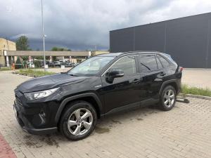 Melns Toyota RAV4 2021 Kauņa, ar dzinēja tilpumu 2.49 L un nobraukumu 152 tūkst. km par 31500 €, foto 4 vietnē AUTOMOTO.COM.LV