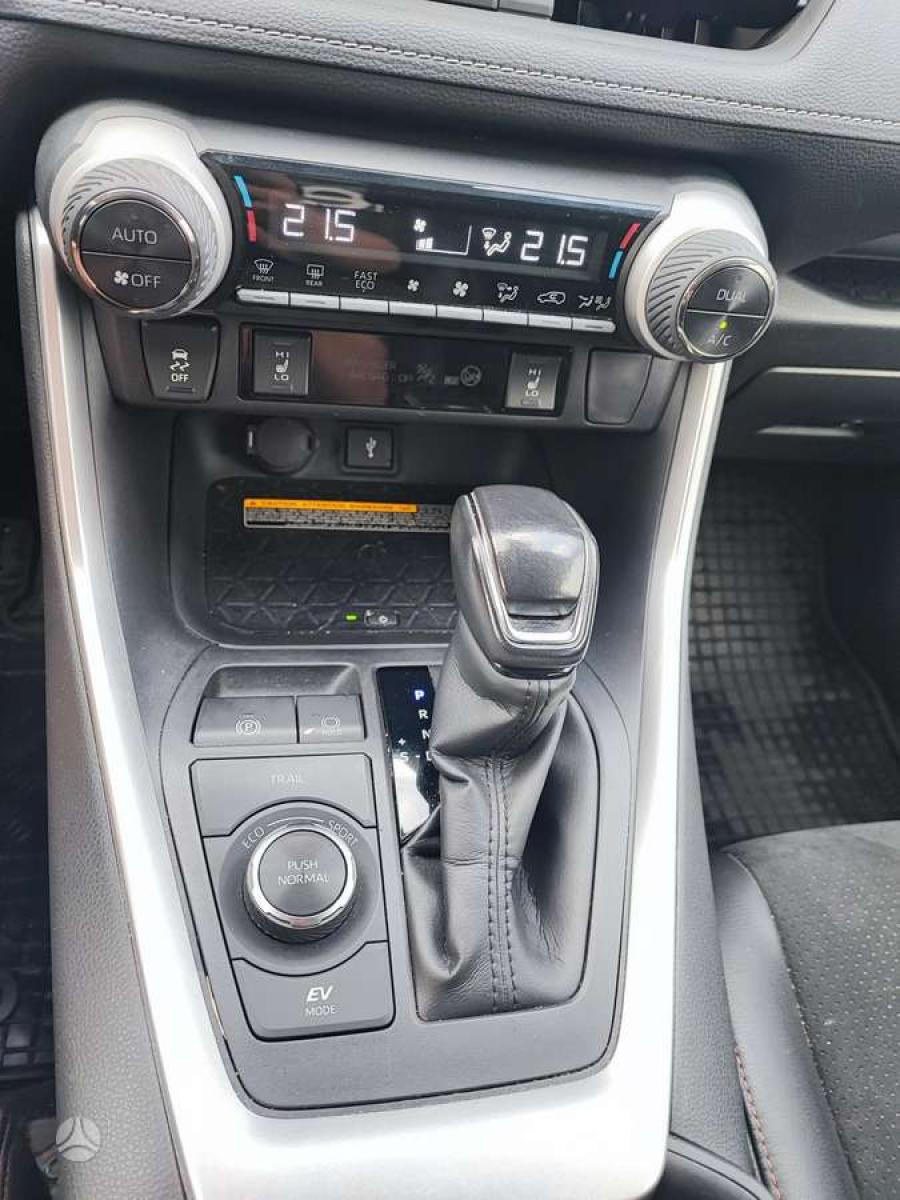 Melns Toyota RAV4 2021 Kauņa, ar dzinēja tilpumu 2.49 L un nobraukumu 152 tūkst. km par 31500 €, foto 12 vietnē AUTOMOTO.COM.LV