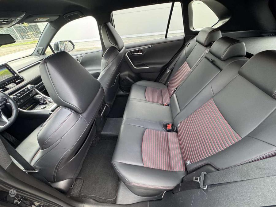 Melns Toyota RAV4 2021 Kauņa, ar dzinēja tilpumu 2.49 L un nobraukumu 282 tūkst. km par 23950 €, foto 13 vietnē AUTOMOTO.COM.LV