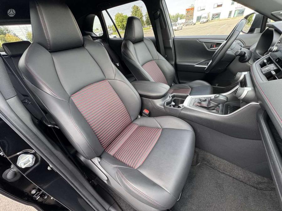 Melns Toyota RAV4 2021 Kauņa, ar dzinēja tilpumu 2.49 L un nobraukumu 282 tūkst. km par 23950 €, foto 14 vietnē AUTOMOTO.COM.LV