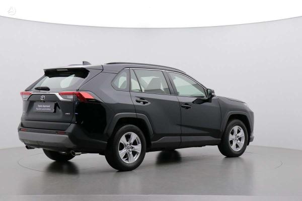 Toyota RAV4 2021 Viļņa vietnē Melns Toyota RAV4 2021 Viļņa, ar dzinēja tilpumu 1.99 L un nobraukumu 88 tūkst. km par 25900 €, foto 4 vietnē AUTOMOTO.COM.LV