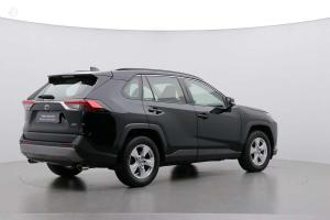 Black Toyota RAV4 2021 in Vilnius, with an engine capacity of 1.99 L and mileage of 88 thousand km for 25900 €, photo 4 on AUTOMOTO.COM.LV