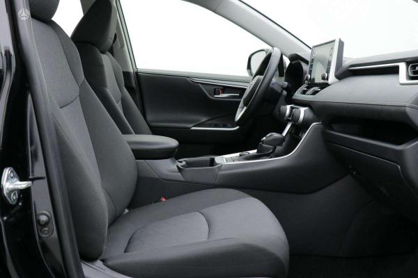 Toyota RAV4 2021 Viļņa vietnē Melns Toyota RAV4 2021 Viļņa, ar dzinēja tilpumu 1.99 L un nobraukumu 88 tūkst. km par 25900 €, foto 10 vietnē AUTOMOTO.COM.LV