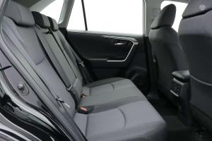 Black Toyota RAV4 2021 in Vilnius, with an engine capacity of 1.99 L and mileage of 88 thousand km for 25900 €, photo 11 on AUTOMOTO.COM.LV