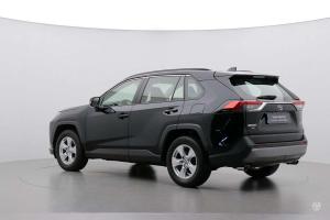 Black Toyota RAV4 2021 in Vilnius, with an engine capacity of 1.99 L and mileage of 88 thousand km for 25900 €, photo 19 on AUTOMOTO.COM.LV