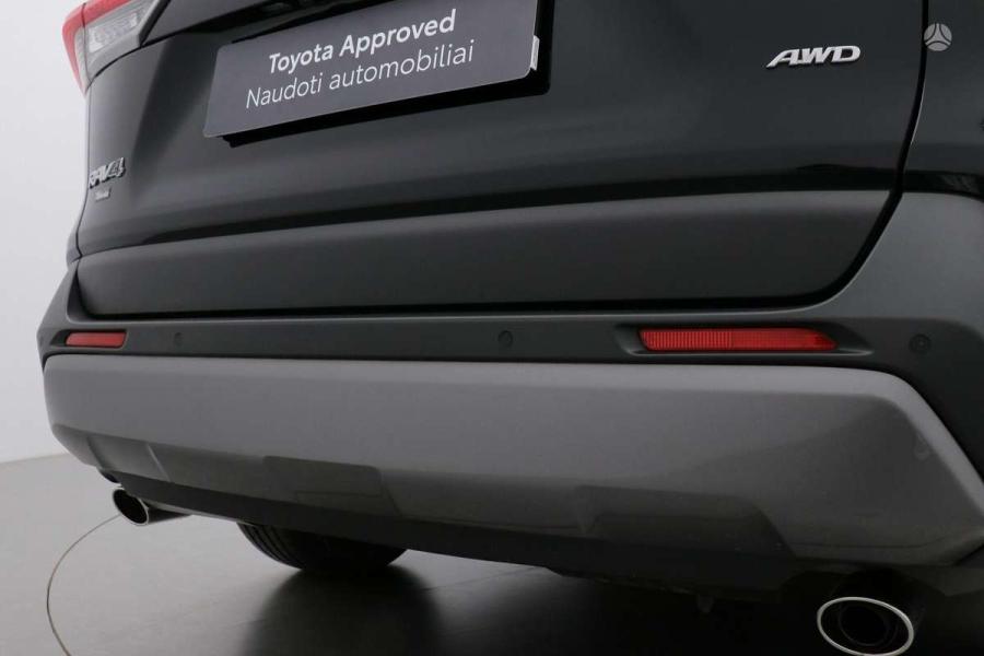 Black Toyota RAV4 2021 in Vilnius, with an engine capacity of 1.99 L and mileage of 88 thousand km for 25900 €, photo 21 on AUTOMOTO.COM.LV