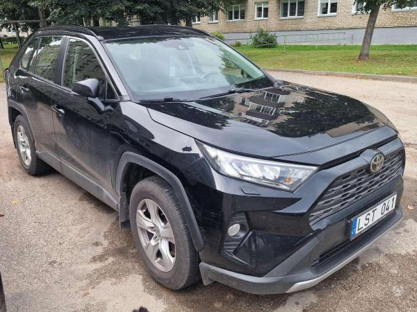 Melns Toyota RAV4 2021 Kauņa, ar dzinēja tilpumu 1.99 L un nobraukumu 210 tūkst. km par 20000 €, foto 3 vietnē AUTOMOTO.COM.LV