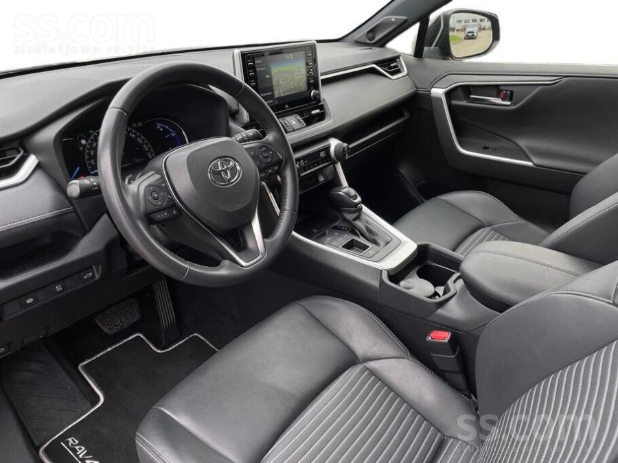Melns Toyota RAV4 2021 Rīga, ar dzinēja tilpumu 2.50 L un nobraukumu 156 tūkst. km par 30990 €, foto 12 vietnē AUTOMOTO.COM.LV
