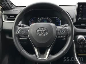 Melns Toyota RAV4 2021 Rīga, ar dzinēja tilpumu 2.50 L un nobraukumu 156 tūkst. km par 30990 €, foto 13 vietnē AUTOMOTO.COM.LV