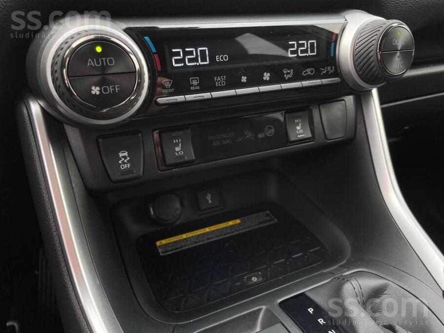 Melns Toyota RAV4 2021 Rīga, ar dzinēja tilpumu 2.50 L un nobraukumu 156 tūkst. km par 30990 €, foto 28 vietnē AUTOMOTO.COM.LV