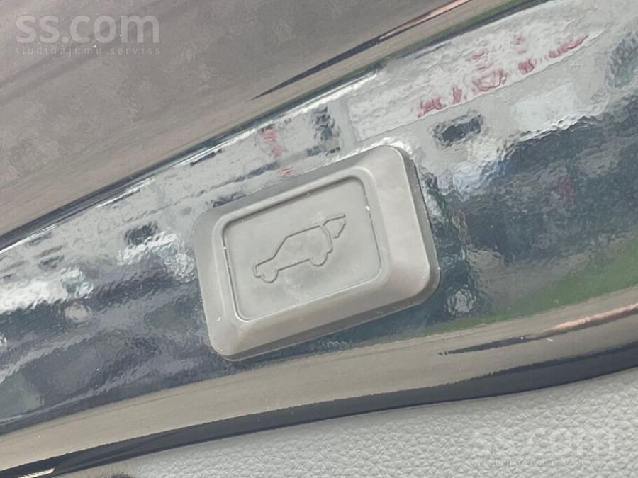 Melns Toyota RAV4 2021 Rīga, ar dzinēja tilpumu 2.50 L un nobraukumu 156 tūkst. km par 30990 €, foto 32 vietnē AUTOMOTO.COM.LV