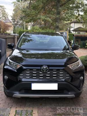 Melns Toyota RAV4 2021 Rīga, ar dzinēja tilpumu 2.00 L un nobraukumu 80 tūkst. km par 23500 €, foto  vietnē AUTOMOTO.COM.LV