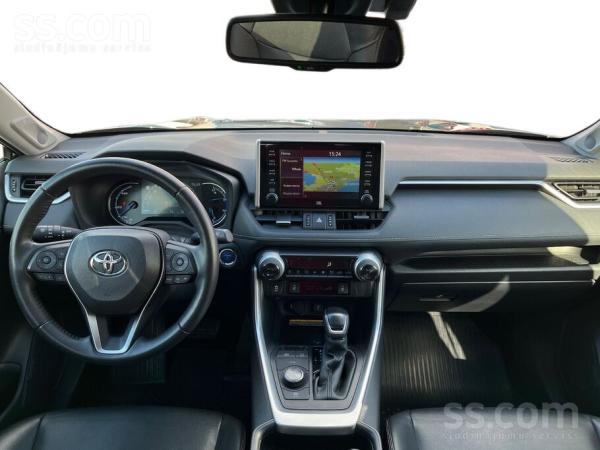 Melns Toyota RAV4 2021 Rīga, ar dzinēja tilpumu 2.50 L un nobraukumu 80 tūkst. km par 30990 €, foto 9 vietnē AUTOMOTO.COM.LV