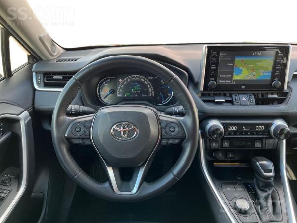 Melns Toyota RAV4 2021 Rīga, ar dzinēja tilpumu 2.50 L un nobraukumu 80 tūkst. km par 30990 €, foto 10 vietnē AUTOMOTO.COM.LV