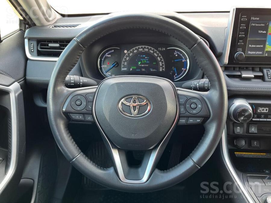 Black Toyota RAV4 2021 in Riga, with an engine capacity of 2.50 L and mileage of 80 thousand km for 30990 €, photo 13 on AUTOMOTO.COM.LV