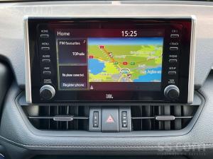 Black Toyota RAV4 2021 in Riga, with an engine capacity of 2.50 L and mileage of 80 thousand km for 30990 €, photo 15 on AUTOMOTO.COM.LV