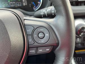 Black Toyota RAV4 2021 in Riga, with an engine capacity of 2.50 L and mileage of 80 thousand km for 30990 €, photo 19 on AUTOMOTO.COM.LV