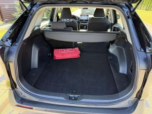 Black Toyota RAV4 2021 in Vievis, with an engine capacity of 1.99 L and mileage of 106 thousand km for 20300 €, photo 12 on AUTOMOTO.COM.LV