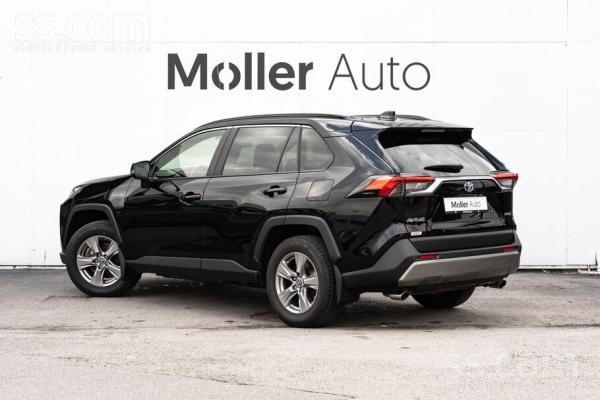 Melns Toyota RAV4 2022 Rīga, ar dzinēja tilpumu 2.50 L un nobraukumu 62 tūkst. km par 28950 €, foto 3 vietnē AUTOMOTO.COM.LV