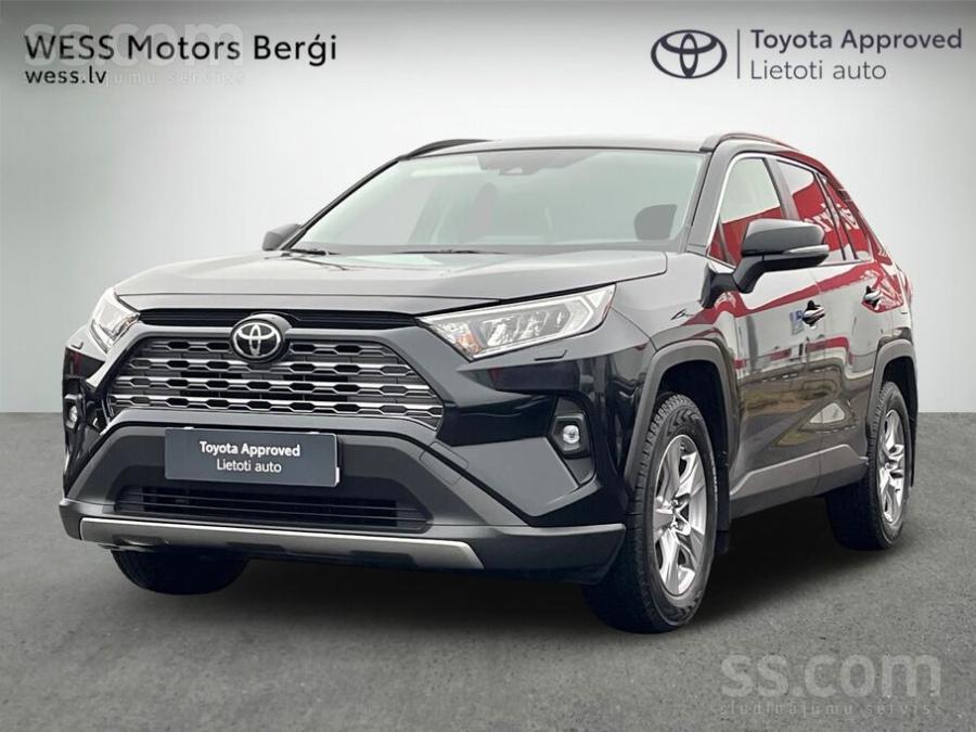 Melns Toyota RAV4 2022 Rīga, ar dzinēja tilpumu 2.00 L un nobraukumu 107 tūkst. km par 25490 €, foto 1 vietnē AUTOMOTO.COM.LV