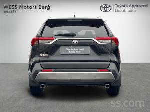 Melns Toyota RAV4 2022 Rīga, ar dzinēja tilpumu 2.00 L un nobraukumu 107 tūkst. km par 25490 €, foto 4 vietnē AUTOMOTO.COM.LV