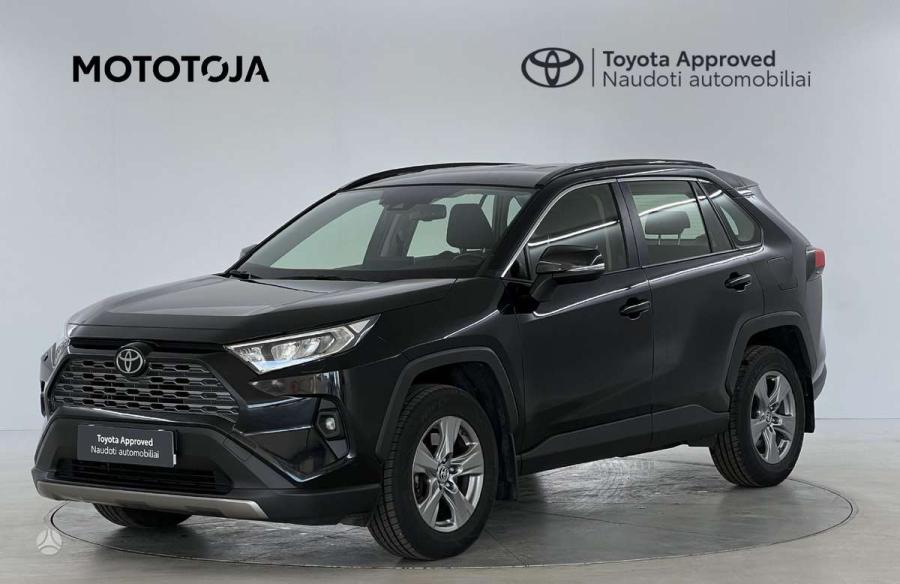 Melns Toyota RAV4 2022 Viļņa, ar dzinēja tilpumu 1.99 L un nobraukumu 96 tūkst. km par 23900 €, foto 1 vietnē AUTOMOTO.COM.LV