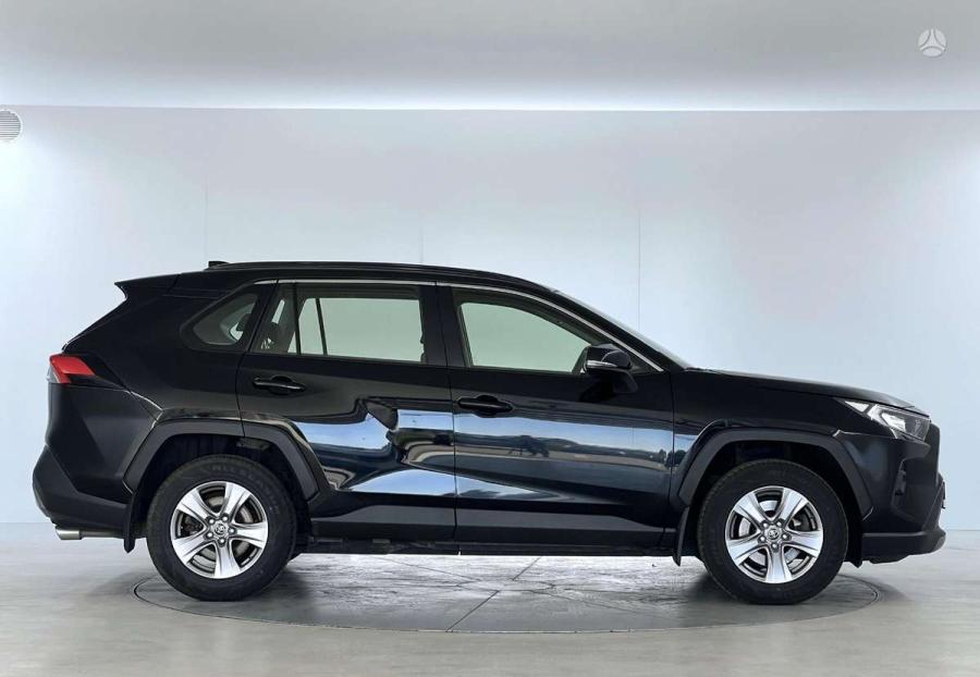 Melns Toyota RAV4 2022 Viļņa, ar dzinēja tilpumu 1.99 L un nobraukumu 96 tūkst. km par 23900 €, foto 16 vietnē AUTOMOTO.COM.LV