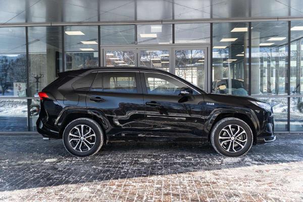 Melns Toyota RAV4 2022 Viļņa, ar dzinēja tilpumu 2.49 L un nobraukumu 127 tūkst. km par 31900 €, foto 3 vietnē AUTOMOTO.COM.LV