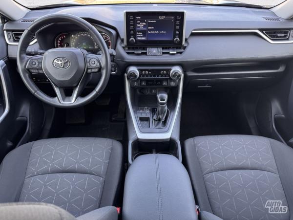 Melns Toyota RAV4 2022 Avižieniai, ar dzinēja tilpumu 2.00 L un nobraukumu 103 tūkst. km par 23500 €, foto 6 vietnē AUTOMOTO.COM.LV