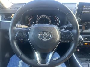 Melns Toyota RAV4 2022 Viļņa, ar dzinēja tilpumu 2.00 L un nobraukumu 72 tūkst. km par 26900 €, foto 5 vietnē AUTOMOTO.COM.LV