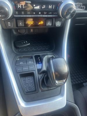 Melns Toyota RAV4 2022 Viļņa, ar dzinēja tilpumu 2.00 L un nobraukumu 72 tūkst. km par 26900 €, foto 6 vietnē AUTOMOTO.COM.LV
