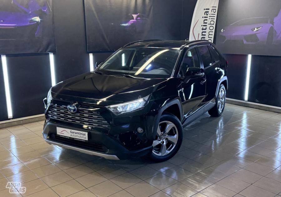 Melns Toyota RAV4 2022 Avižieniai, ar dzinēja tilpumu 2.50 L un nobraukumu 155 tūkst. km par 27500 €, foto 1 vietnē AUTOMOTO.COM.LV
