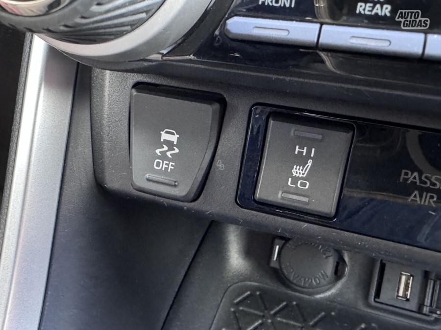 Melns Toyota RAV4 2022 Avižieniai, ar dzinēja tilpumu 2.50 L un nobraukumu 155 tūkst. km par 27500 €, foto 29 vietnē AUTOMOTO.COM.LV