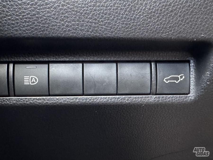 Melns Toyota RAV4 2022 Avižieniai, ar dzinēja tilpumu 2.50 L un nobraukumu 155 tūkst. km par 27500 €, foto 33 vietnē AUTOMOTO.COM.LV