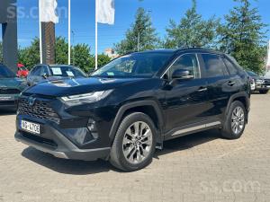 Black Toyota RAV4 2022 in Liepaja, with an engine capacity of 2.50 L and mileage of 128 thousand km for 31900 €, photo  on AUTOMOTO.COM.LV