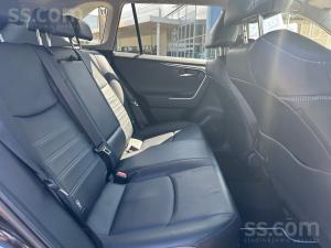 Black Toyota RAV4 2022 in Liepaja, with an engine capacity of 2.50 L and mileage of 128 thousand km for 31900 €, photo 19 on AUTOMOTO.COM.LV