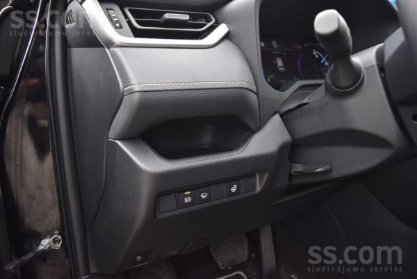 Black Toyota RAV4 2022 in Riga, with an engine capacity of 2.50 L and mileage of 81 thousand km for 30500 €, photo 10 on AUTOMOTO.COM.LV