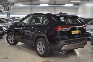 Melns Toyota RAV4 2022 Rīga, ar dzinēja tilpumu 2.50 L un nobraukumu 81 tūkst. km par 28900 €, foto 3 vietnē AUTOMOTO.COM.LV