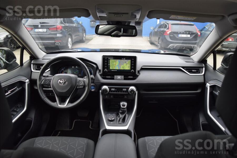 Melns Toyota RAV4 2022 Rīga, ar dzinēja tilpumu 2.50 L un nobraukumu 81 tūkst. km par 28900 €, foto 5 vietnē AUTOMOTO.COM.LV