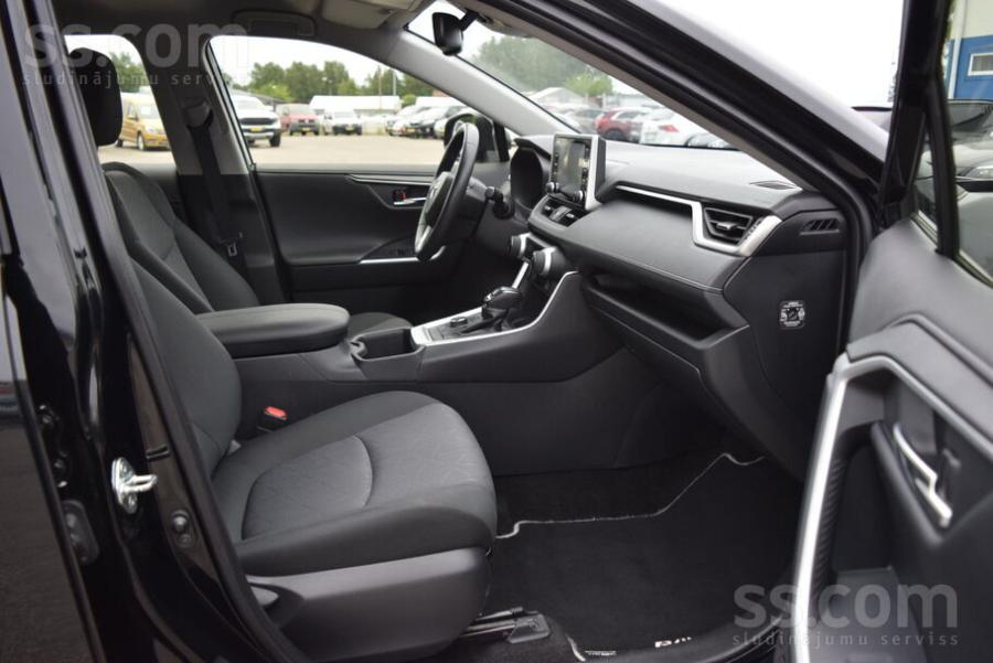 Melns Toyota RAV4 2022 Rīga, ar dzinēja tilpumu 2.50 L un nobraukumu 81 tūkst. km par 28900 €, foto 12 vietnē AUTOMOTO.COM.LV