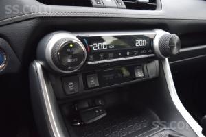 Melns Toyota RAV4 2022 Rīga, ar dzinēja tilpumu 2.50 L un nobraukumu 81 tūkst. km par 28900 €, foto 14 vietnē AUTOMOTO.COM.LV