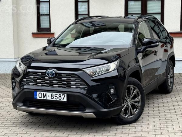 Melns Toyota RAV4 2022 Jelgava, ar dzinēja tilpumu 2.50 L un nobraukumu 137 tūkst. km par 25800 €, foto 1 vietnē AUTOMOTO.COM.LV