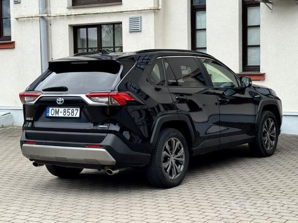 Melns Toyota RAV4 2022 Jelgava, ar dzinēja tilpumu 2.50 L un nobraukumu 137 tūkst. km par 25800 €, foto 7 vietnē AUTOMOTO.COM.LV