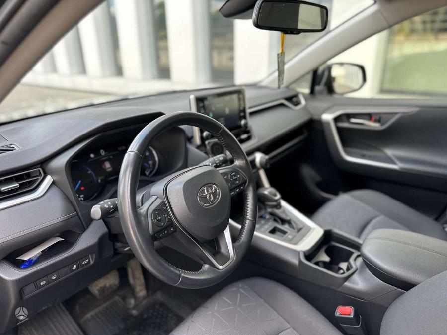 Melns Toyota RAV4 2022 Viļņa, ar dzinēja tilpumu 2.49 L un nobraukumu 75 tūkst. km par 29500 €, foto 9 vietnē AUTOMOTO.COM.LV